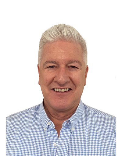 Meet our team - Main Beach Travel